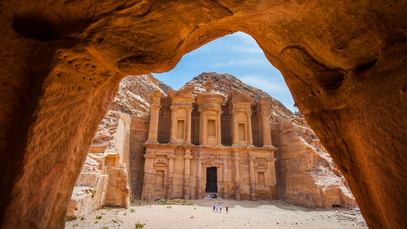 Unveiling Egypt and Jordan – Egypt Encompassed